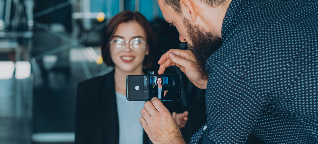 TOP TIPS FOR A PERFECT SELFIE VIDEO